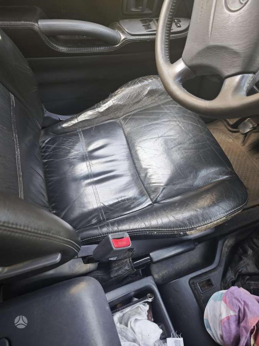 Toyota Land Cruiser 2001 Zarasai, ar dzinēja tilpumu 2.98 L un nobraukumu 413 tūkst. km par 3700 €, foto 4 vietnē AUTOMOTO.COM.LV