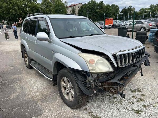 Toyota Land Cruiser 2006 in Narva, with an engine capacity of 3.00 L and mileage of 194 thousand km for 3999 €, photo 2 on AUTOMOTO.COM.LV