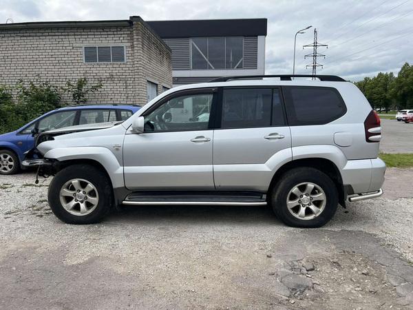 Toyota Land Cruiser 2006 in Narva, with an engine capacity of 3.00 L and mileage of 194 thousand km for 3999 €, photo 4 on AUTOMOTO.COM.LV