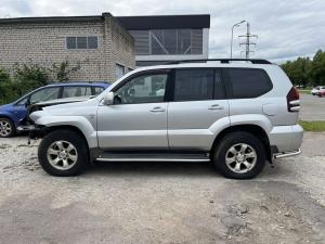 Toyota Land Cruiser 2006 in Narva, with an engine capacity of 3.00 L and mileage of 194 thousand km for 3999 €, photo 14 on AUTOMOTO.COM.LV