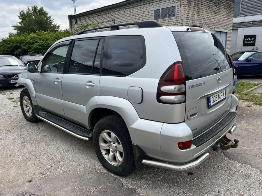 Toyota Land Cruiser 2006 in Narva, with an engine capacity of 3.00 L and mileage of 194 thousand km for 3999 €, photo 15 on AUTOMOTO.COM.LV