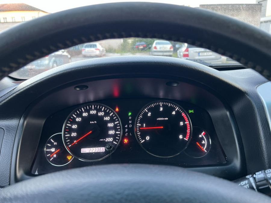 Toyota Land Cruiser 2006 Narva, ar dzinēja tilpumu 3.00 L un nobraukumu 223 tūkst. km par 5499 €, foto 10 vietnē AUTOMOTO.COM.LV