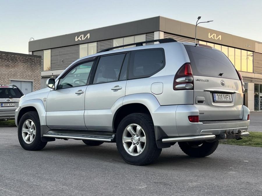 Toyota Land Cruiser 2006 Narva, ar dzinēja tilpumu 3.00 L un nobraukumu 223 tūkst. km par 5499 €, foto 18 vietnē AUTOMOTO.COM.LV