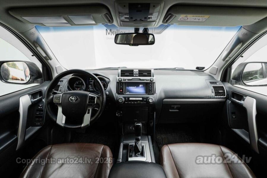 Toyota Land Cruiser 2016 in Tallinn, with an engine capacity of 2.80 L and mileage of 286 thousand km for 29000 €, photo 14 on AUTOMOTO.COM.LV