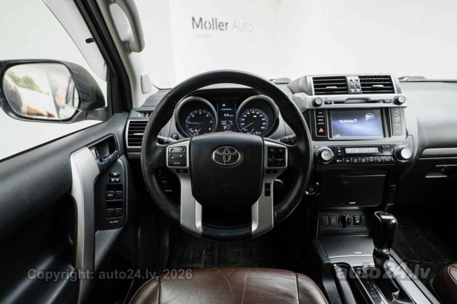 Toyota Land Cruiser 2016 in Tallinn, with an engine capacity of 2.80 L and mileage of 286 thousand km for 29000 €, photo 15 on AUTOMOTO.COM.LV