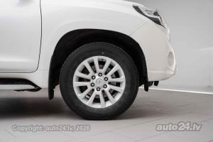 Toyota Land Cruiser 2016 in Tallinn, with an engine capacity of 2.80 L and mileage of 286 thousand km for 29000 €, photo 18 on AUTOMOTO.COM.LV