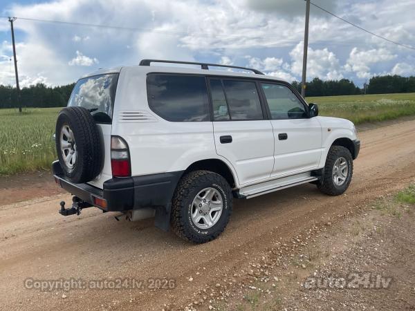 Balts Toyota Land Cruiser 1999 Veru, ar dzinēja tilpumu 3.40 L un nobraukumu 222 tūkst. km par 11300 €, foto 3 vietnē AUTOMOTO.COM.LV