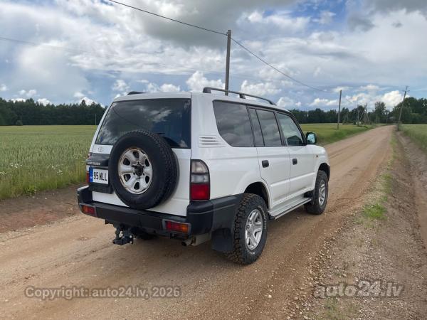 Balts Toyota Land Cruiser 1999 Veru, ar dzinēja tilpumu 3.40 L un nobraukumu 222 tūkst. km par 11300 €, foto 5 vietnē AUTOMOTO.COM.LV