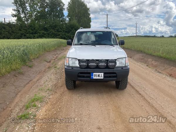 Balts Toyota Land Cruiser 1999 Veru, ar dzinēja tilpumu 3.40 L un nobraukumu 222 tūkst. km par 11300 €, foto 7 vietnē AUTOMOTO.COM.LV