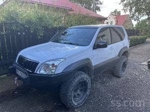 White Toyota Land Cruiser 2003 in Valmiera, with an engine capacity of 3.00 L and mileage of 260 thousand km for 15100 €, photo  on AUTOMOTO.COM.LV