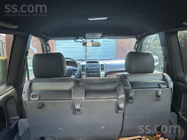 White Toyota Land Cruiser 2003 in Valmiera, with an engine capacity of 3.00 L and mileage of 260 thousand km for 15100 €, photo 8 on AUTOMOTO.COM.LV