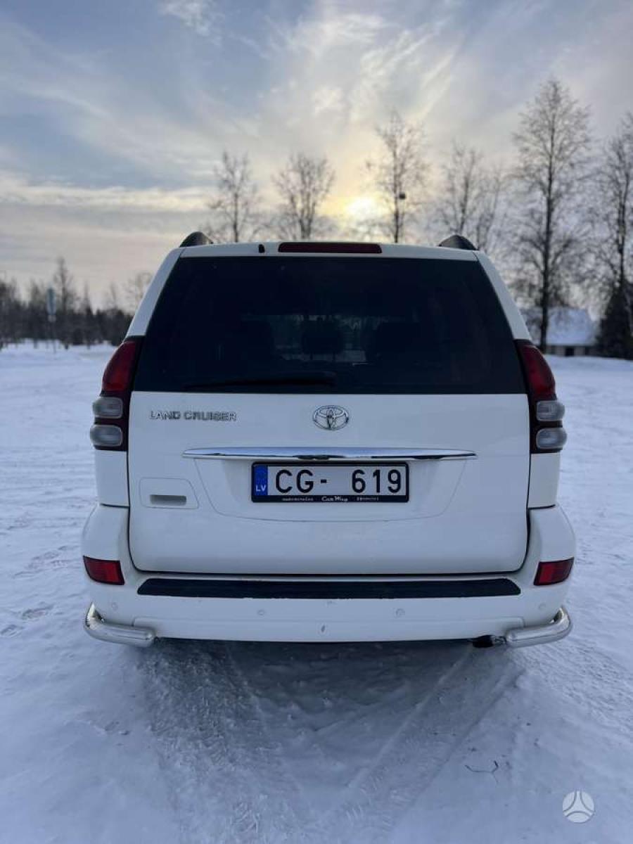 Balts Toyota Land Cruiser 2007 Kupiškis, ar dzinēja tilpumu 3.00 L un nobraukumu 280 tūkst. km par 12000 €, foto 7 vietnē AUTOMOTO.COM.LV