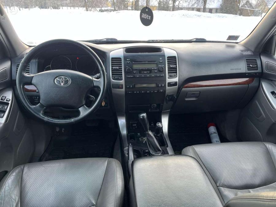 Balts Toyota Land Cruiser 2007 Kupiškis, ar dzinēja tilpumu 3.00 L un nobraukumu 280 tūkst. km par 12000 €, foto 9 vietnē AUTOMOTO.COM.LV