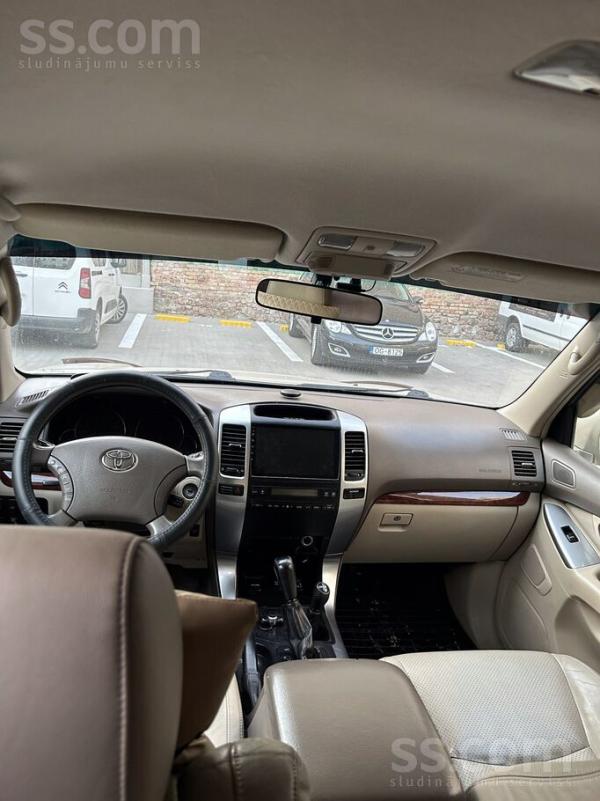 Balts Toyota Land Cruiser 2008 Rīga, ar dzinēja tilpumu 3.00 L un nobraukumu 323 tūkst. km par 10000 €, foto 3 vietnē AUTOMOTO.COM.LV