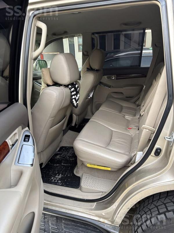 Balts Toyota Land Cruiser 2008 Rīga, ar dzinēja tilpumu 3.00 L un nobraukumu 323 tūkst. km par 10000 €, foto 6 vietnē AUTOMOTO.COM.LV