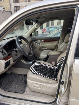 Balts Toyota Land Cruiser 2008 Rīga, ar dzinēja tilpumu 3.00 L un nobraukumu 323 tūkst. km par 10000 €, foto 8 vietnē AUTOMOTO.COM.LV