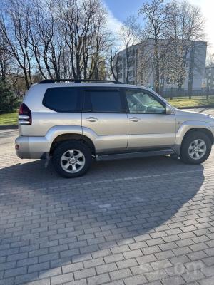 Balts Toyota Land Cruiser 2008 Rīga, ar dzinēja tilpumu 3.00 L un nobraukumu 323 tūkst. km par 10000 €, foto 9 vietnē AUTOMOTO.COM.LV