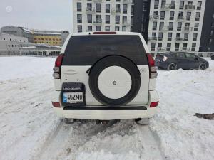 White Toyota Land Cruiser 2009 in Vilnius, with an engine capacity of 2.98 L and mileage of 300 thousand km for 9400 €, photo 6 on AUTOMOTO.COM.LV