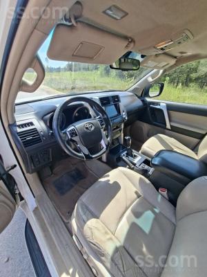 Balts Toyota Land Cruiser 2010 Rīga, ar dzinēja tilpumu 3.00 L un nobraukumu 390 tūkst. km par 15000 €, foto 8 vietnē AUTOMOTO.COM.LV