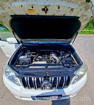 Balts Toyota Land Cruiser 2010 Rīga, ar dzinēja tilpumu 3.00 L un nobraukumu 390 tūkst. km par 15000 €, foto 12 vietnē AUTOMOTO.COM.LV