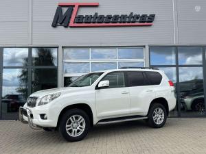 White Toyota Land Cruiser 2010 in Vilnius, with an engine capacity of 2.98 L and mileage of 259 thousand km for 21000 €, photo  on AUTOMOTO.COM.LV