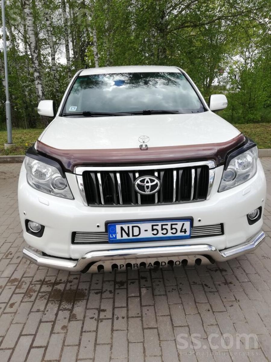 Balts Toyota Land Cruiser 2010 Dobele, ar dzinēja tilpumu 3.00 L un nobraukumu 288 tūkst. km par 20000 €, foto 3 vietnē AUTOMOTO.COM.LV