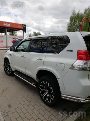 Balts Toyota Land Cruiser 2010 Dobele, ar dzinēja tilpumu 3.00 L un nobraukumu 288 tūkst. km par 20000 €, foto 4 vietnē AUTOMOTO.COM.LV