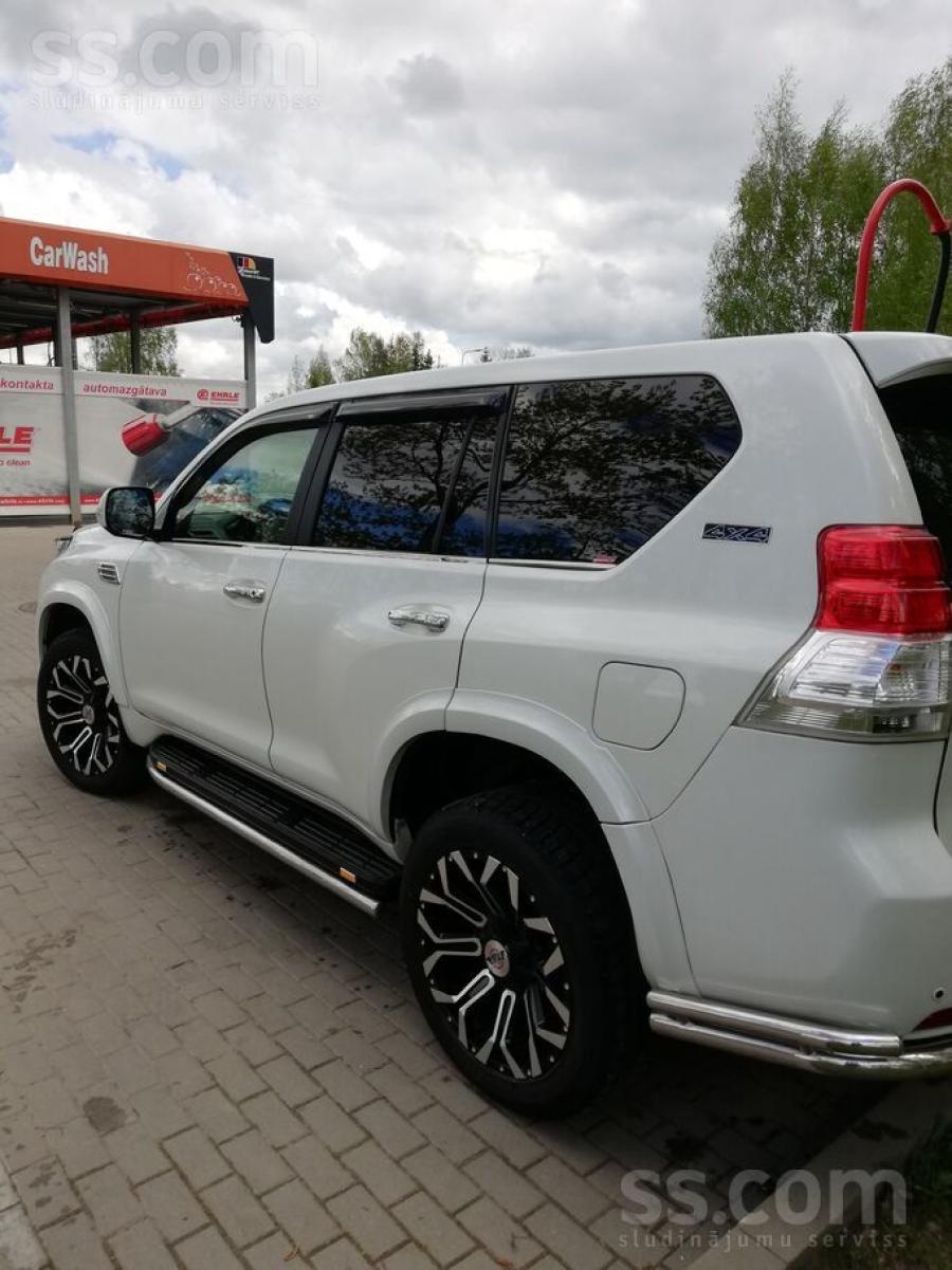 Balts Toyota Land Cruiser 2010 Dobele, ar dzinēja tilpumu 3.00 L un nobraukumu 288 tūkst. km par 20000 €, foto 4 vietnē AUTOMOTO.COM.LV