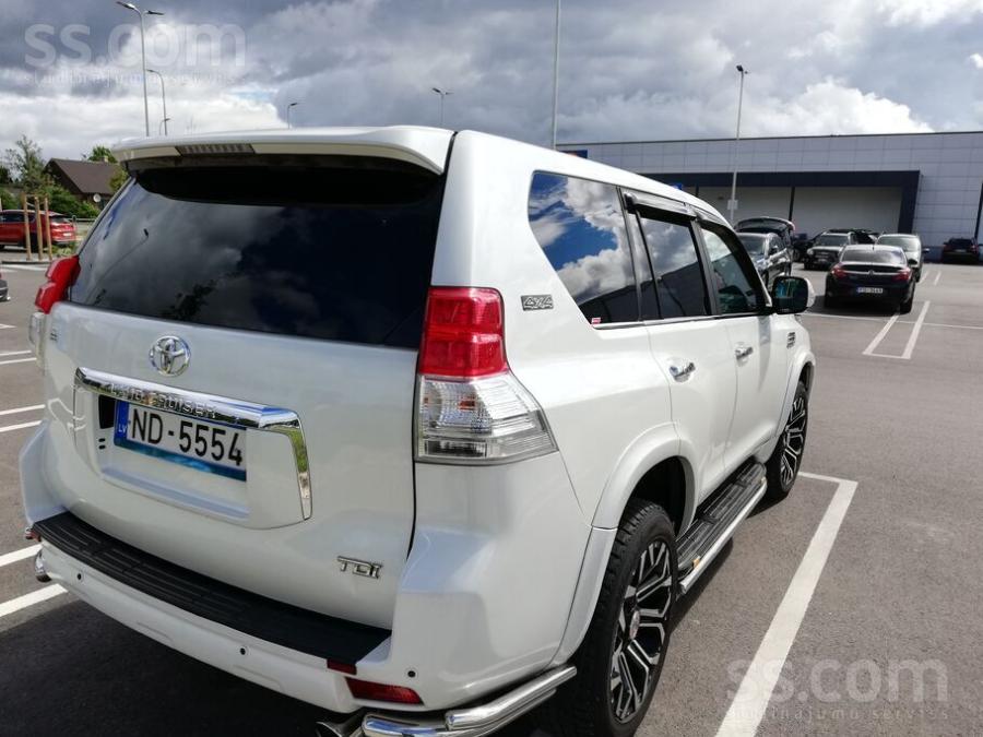 Balts Toyota Land Cruiser 2010 Dobele, ar dzinēja tilpumu 3.00 L un nobraukumu 288 tūkst. km par 20000 €, foto 6 vietnē AUTOMOTO.COM.LV