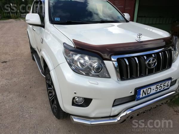 Toyota Land Cruiser 2010 in Dobele on AUTOMOTO.COM.LV White Toyota Land Cruiser 2010 in Dobele, with an engine capacity of 3.00 L and mileage of 288 thousand km for 20000 €, photo 10 on AUTOMOTO.COM.LV