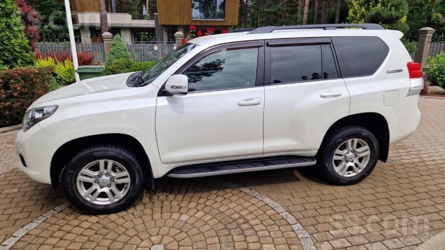 Balts Toyota Land Cruiser 2012 Rīga, ar dzinēja tilpumu 3.00 L un nobraukumu 263 tūkst. km par 22000 €, foto 3 vietnē AUTOMOTO.COM.LV
