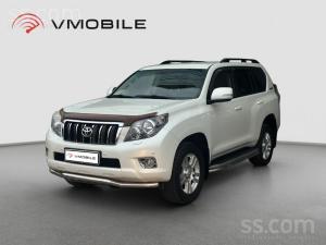 Balts Toyota Land Cruiser 2012 Rīga, ar dzinēja tilpumu 3.00 L un nobraukumu 141 tūkst. km par 25490 €, foto  vietnē AUTOMOTO.COM.LV