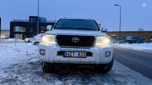 Balts Toyota Land Cruiser 2012 Kauņa, ar dzinēja tilpumu 4.46 L un nobraukumu 220 tūkst. km par 28000 €, foto 8 vietnē AUTOMOTO.COM.LV