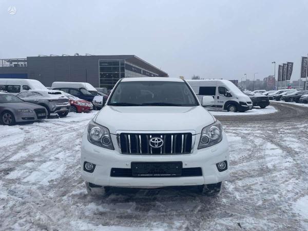 Balts Toyota Land Cruiser 2012 Kauņa, ar dzinēja tilpumu 2.98 L un nobraukumu 350 tūkst. km par 19300 €, foto 2 vietnē AUTOMOTO.COM.LV