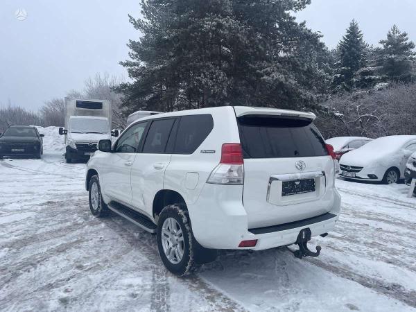 Balts Toyota Land Cruiser 2012 Kauņa, ar dzinēja tilpumu 2.98 L un nobraukumu 350 tūkst. km par 19300 €, foto 7 vietnē AUTOMOTO.COM.LV