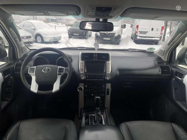 Balts Toyota Land Cruiser 2012 Kauņa, ar dzinēja tilpumu 2.98 L un nobraukumu 350 tūkst. km par 19300 €, foto 10 vietnē AUTOMOTO.COM.LV