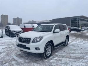 White Toyota Land Cruiser 2012 in Kaunas, with an engine capacity of 2.98 L and mileage of 350 thousand km for 18300 €, photo  on AUTOMOTO.COM.LV