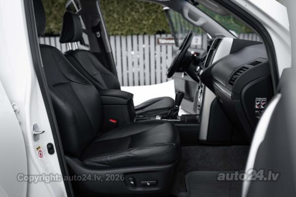 Balts Toyota Land Cruiser 2012 Tallina, ar dzinēja tilpumu 3.00 L un nobraukumu 209 tūkst. km par 27900 €, foto 11 vietnē AUTOMOTO.COM.LV