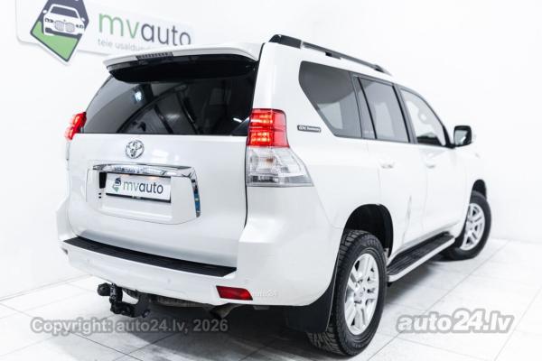 Balts Toyota Land Cruiser 2012 Tallina, ar dzinēja tilpumu 3.00 L un nobraukumu 201 tūkst. km par 24990 €, foto 6 vietnē AUTOMOTO.COM.LV
