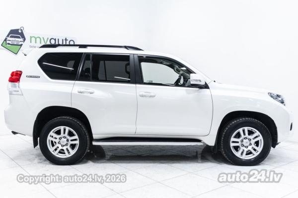 Balts Toyota Land Cruiser 2012 Tallina, ar dzinēja tilpumu 3.00 L un nobraukumu 201 tūkst. km par 24990 €, foto 9 vietnē AUTOMOTO.COM.LV