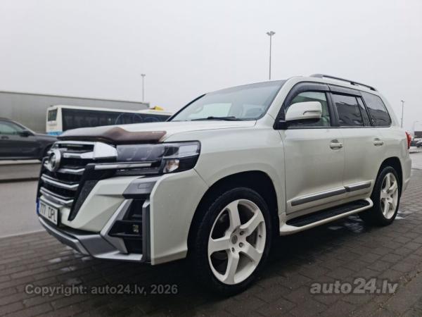Balts Toyota Land Cruiser 2012 Tallina, ar dzinēja tilpumu 4.50 L un nobraukumu 218 tūkst. km par 28888 €, foto 5 vietnē AUTOMOTO.COM.LV