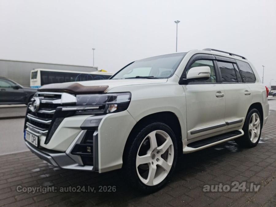 Balts Toyota Land Cruiser 2012 Tallina, ar dzinēja tilpumu 4.50 L un nobraukumu 218 tūkst. km par 28888 €, foto 6 vietnē AUTOMOTO.COM.LV