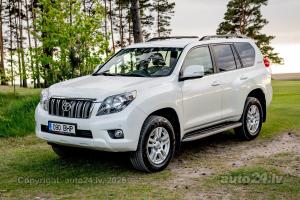 Balts Toyota Land Cruiser 2012 Pērnava, ar dzinēja tilpumu 3.00 L un nobraukumu 157 tūkst. km par 26000 €, foto 4 vietnē AUTOMOTO.COM.LV