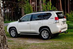 Balts Toyota Land Cruiser 2012 Pērnava, ar dzinēja tilpumu 3.00 L un nobraukumu 157 tūkst. km par 26000 €, foto 6 vietnē AUTOMOTO.COM.LV