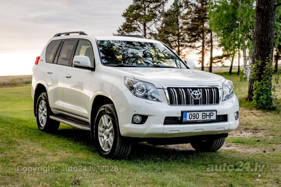 Balts Toyota Land Cruiser 2012 Pērnava, ar dzinēja tilpumu 3.00 L un nobraukumu 157 tūkst. km par 26000 €, foto 7 vietnē AUTOMOTO.COM.LV