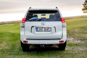 Balts Toyota Land Cruiser 2012 Pērnava, ar dzinēja tilpumu 3.00 L un nobraukumu 157 tūkst. km par 26000 €, foto 10 vietnē AUTOMOTO.COM.LV