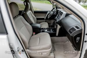 Balts Toyota Land Cruiser 2012 Pērnava, ar dzinēja tilpumu 3.00 L un nobraukumu 157 tūkst. km par 26000 €, foto 13 vietnē AUTOMOTO.COM.LV