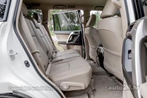 Balts Toyota Land Cruiser 2012 Pērnava, ar dzinēja tilpumu 3.00 L un nobraukumu 157 tūkst. km par 26000 €, foto 15 vietnē AUTOMOTO.COM.LV