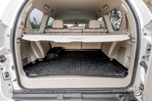 Balts Toyota Land Cruiser 2012 Pērnava, ar dzinēja tilpumu 3.00 L un nobraukumu 157 tūkst. km par 26000 €, foto 16 vietnē AUTOMOTO.COM.LV