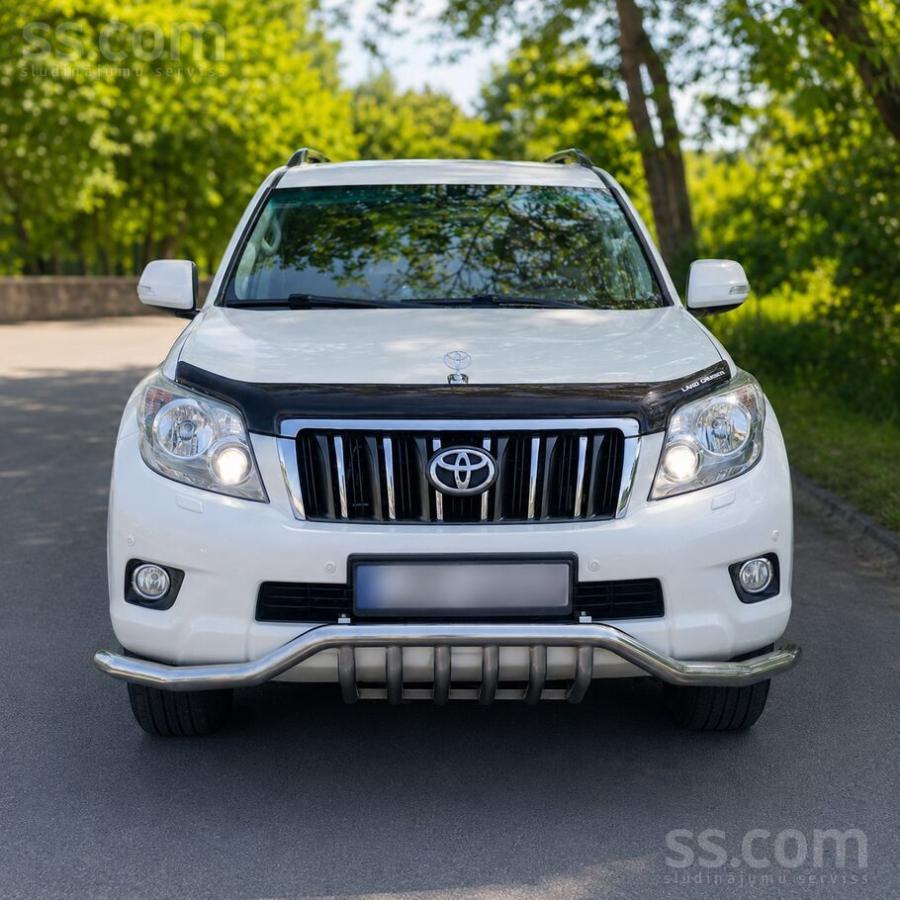 Balts Toyota Land Cruiser 2012 Rīga, ar dzinēja tilpumu 3.00 L un nobraukumu 210 tūkst. km par 24500 €, foto 3 vietnē AUTOMOTO.COM.LV